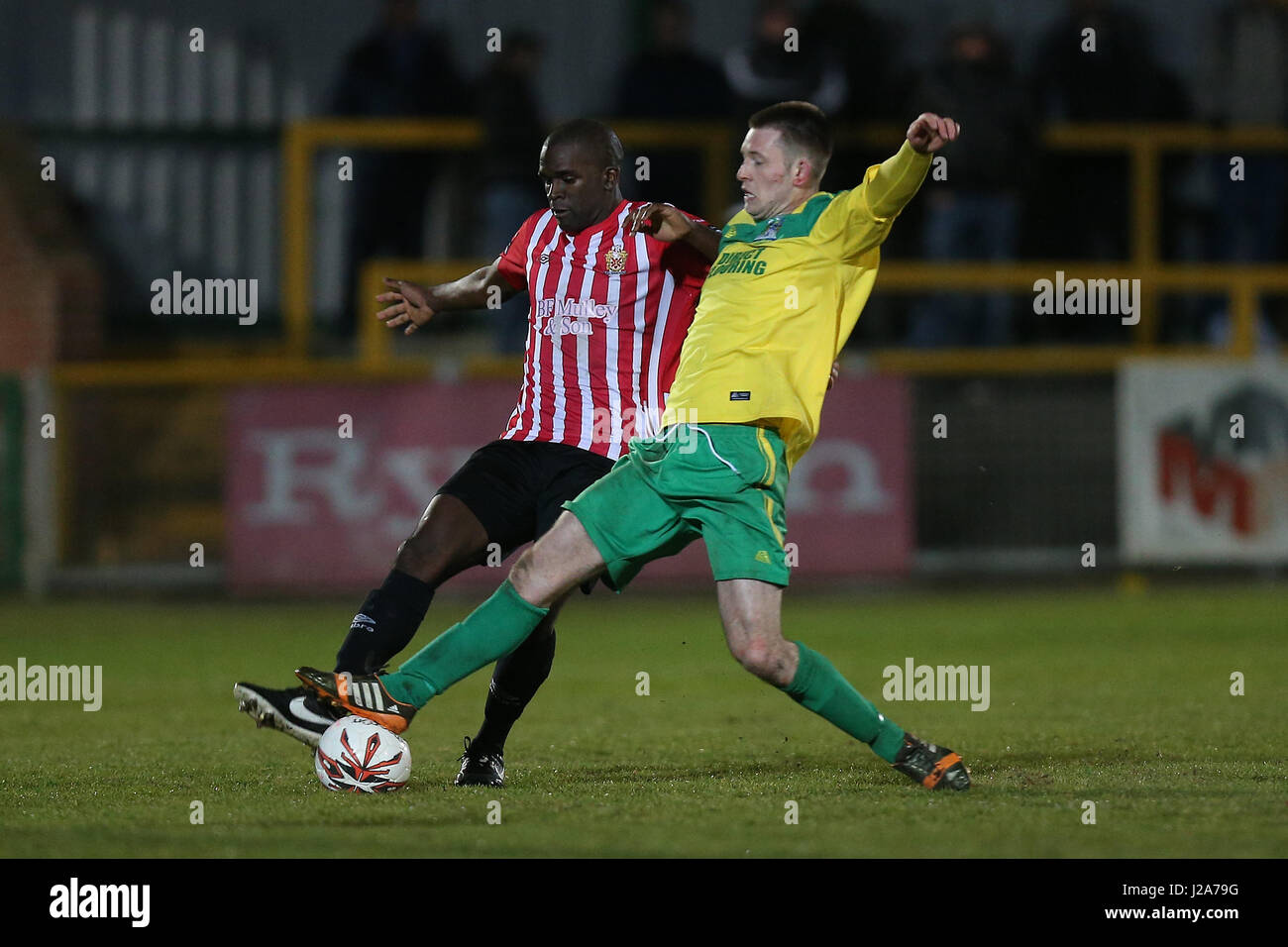 Gary Cohen of Hornchurch and Charlie Stimson of Thurrock during ...