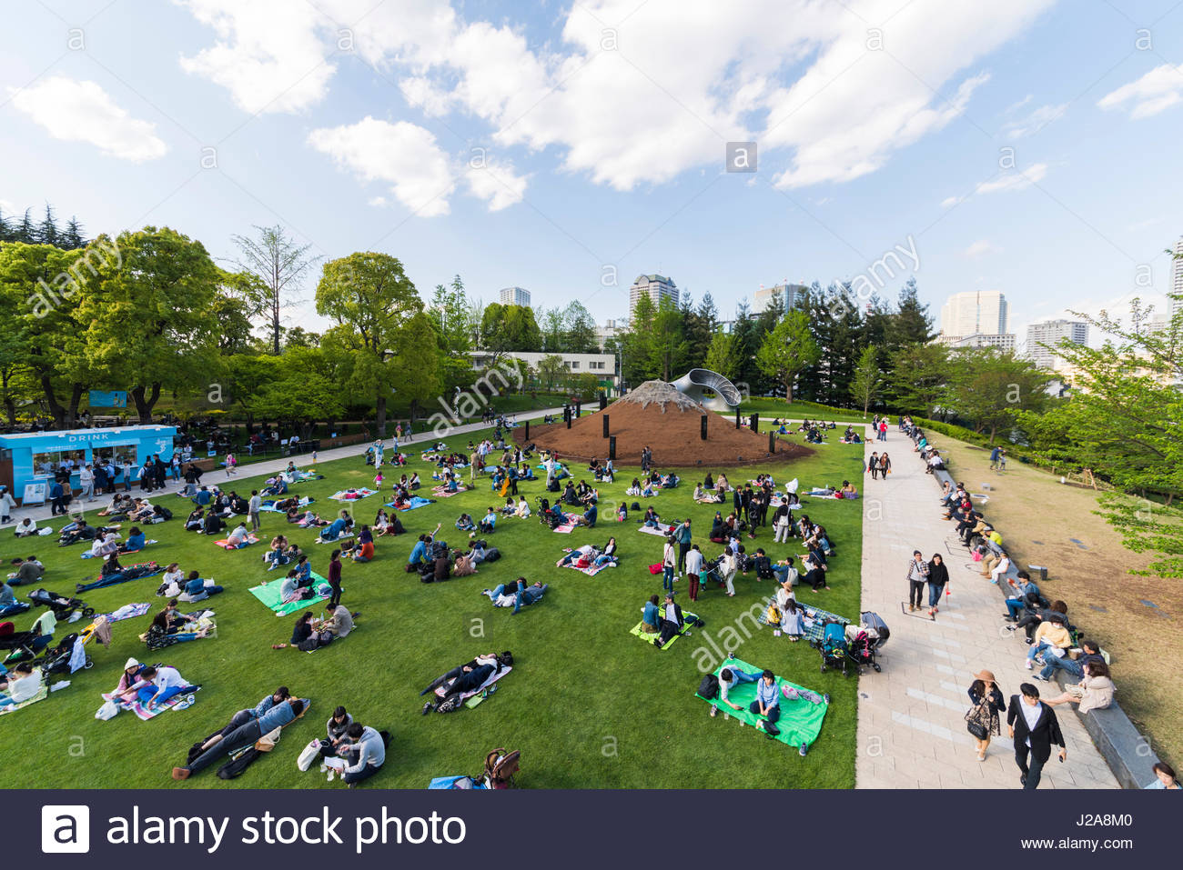 Tokyo Midtown Garden Stock Photos & Tokyo Midtown Garden Stock Images ...