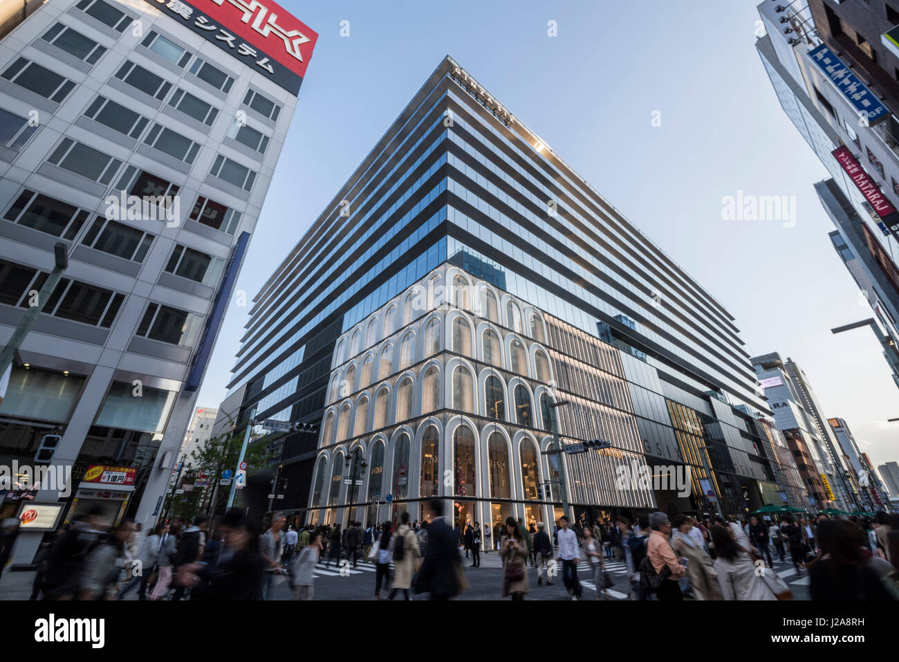 Exterior of Ginza Six Building, Chuo-Ku, Tokyo, Japan Stock Photo - Alamy