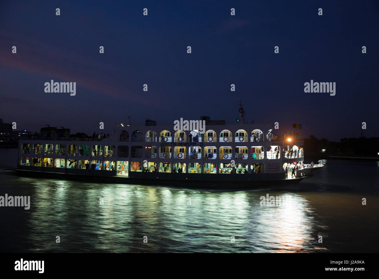 River launch hi-res stock photography and images - Alamy
