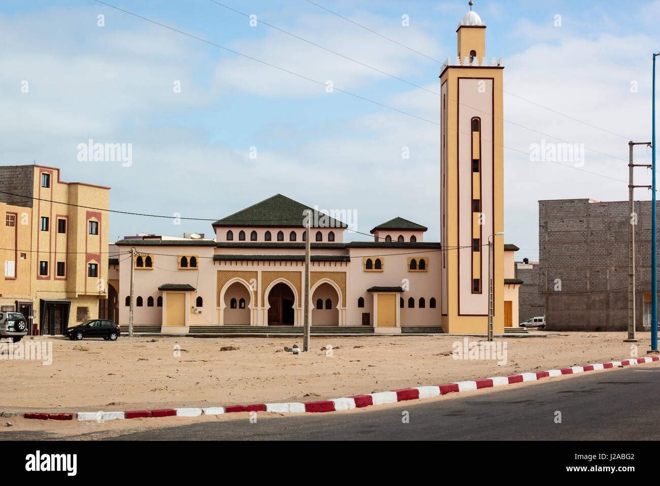 Dakhla mosque next to a hi-res stock photography and images - Alamy