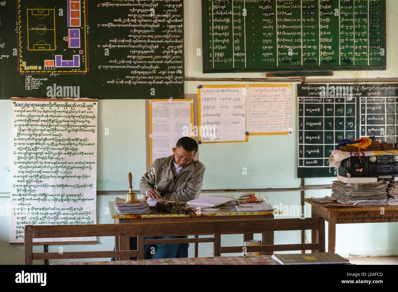 Myanmar (Burma), Mandalay Region, Taungtha, Taung Ba, Mandalay Province ...