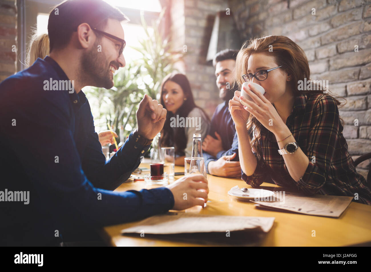 Women out socializing together hi-res stock photography and images - Alamy