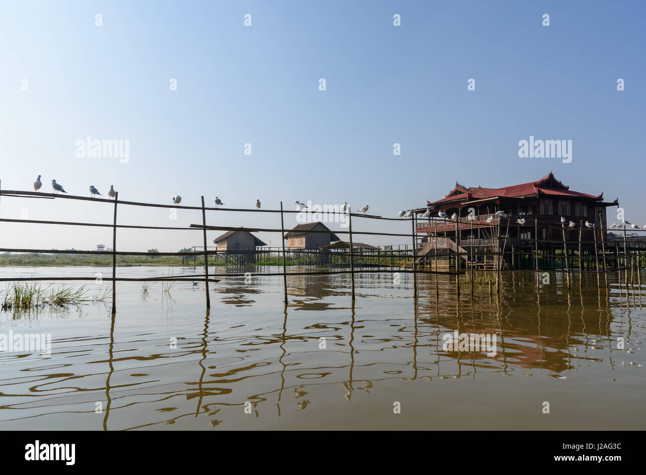 Myanmar burma village scene house hi-res stock photography and images ...