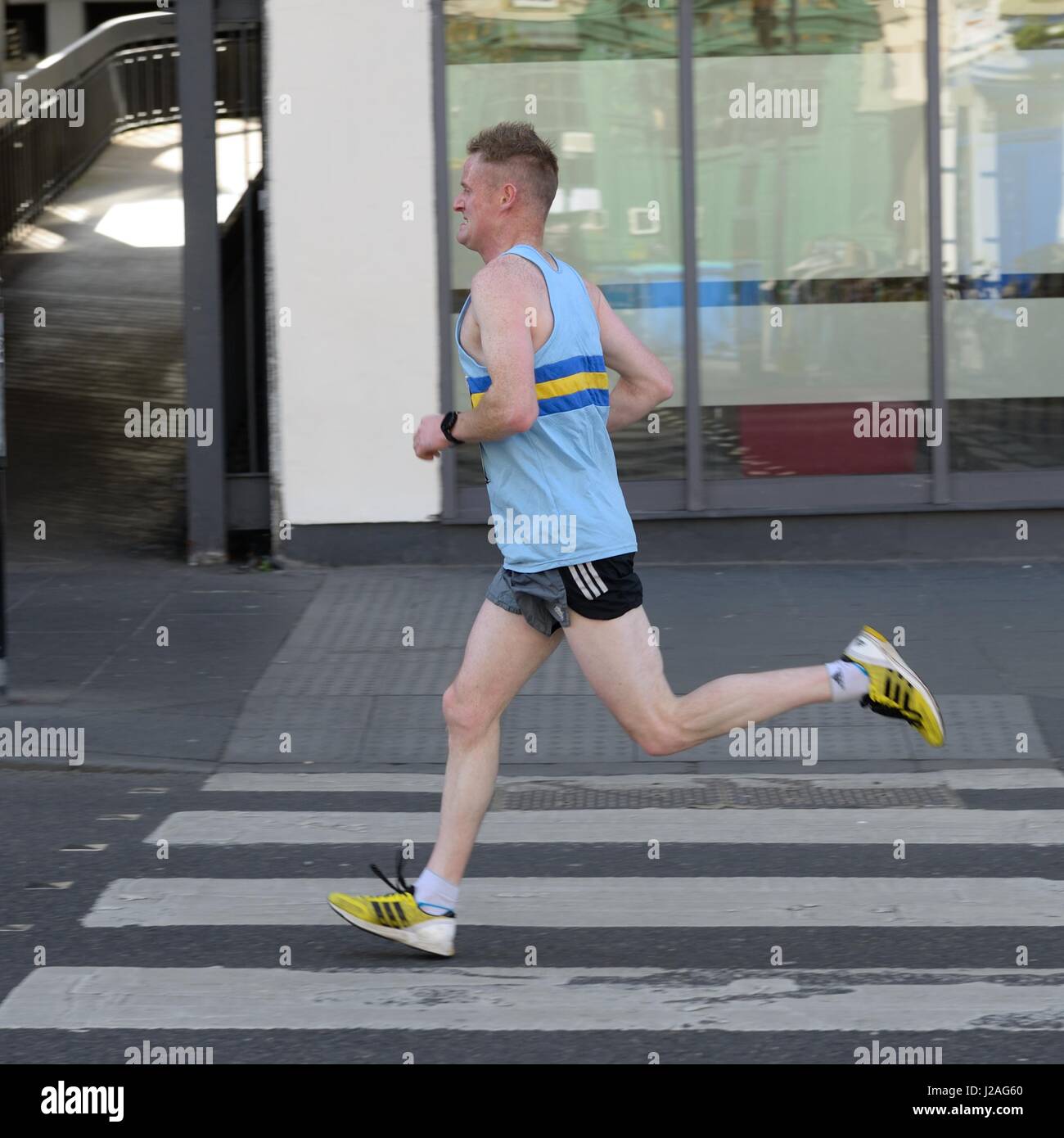 Man running marathon hi-res stock photography and images - Alamy