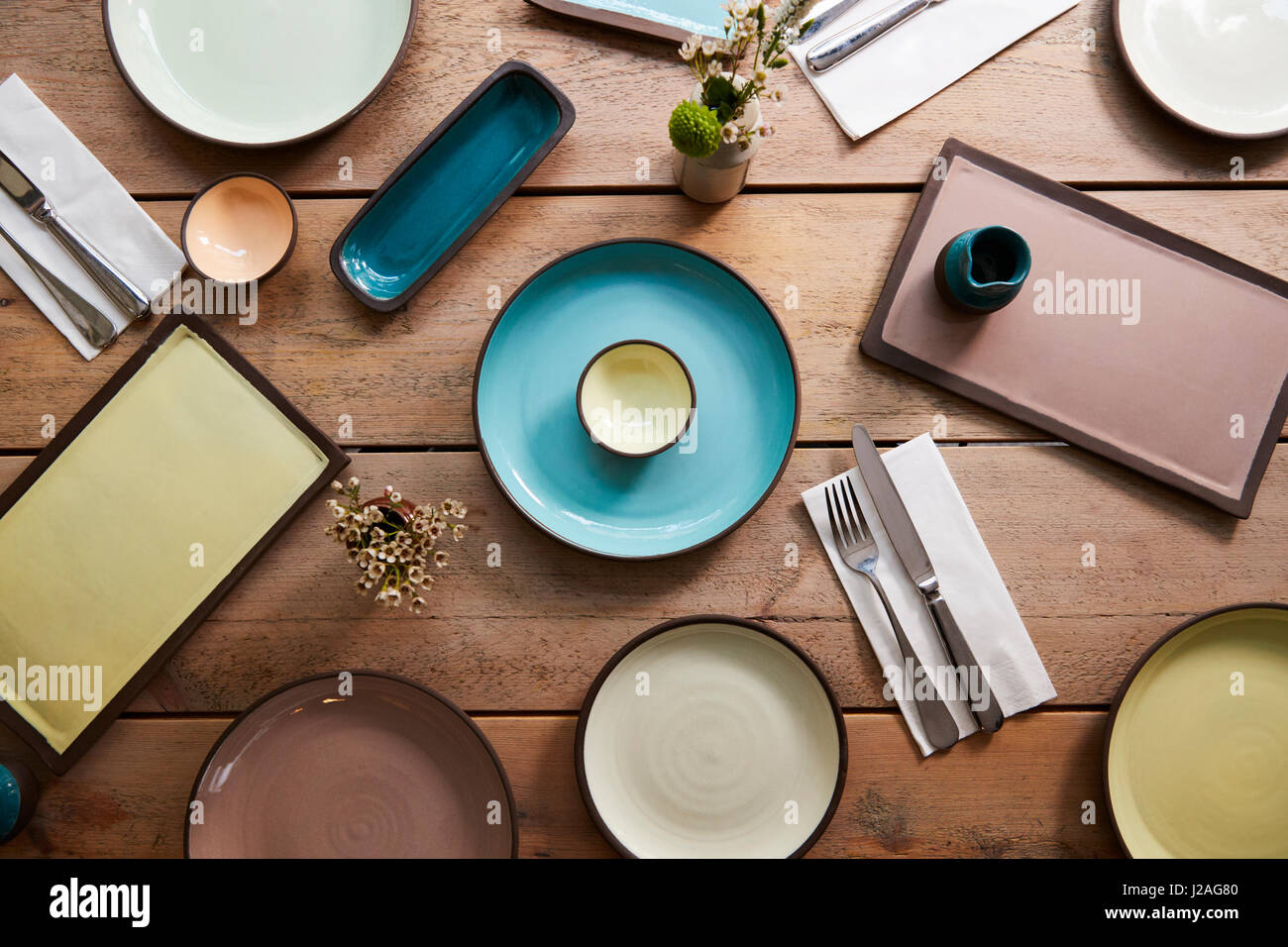 Overhead table hi-res stock photography and images - Alamy
