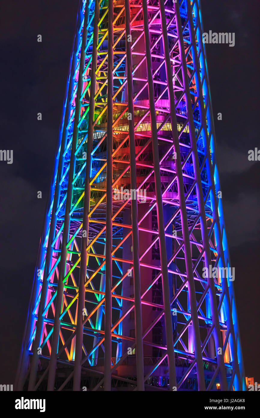 Riverfront View of 600 meter high Canton Tower, Guangzhou, China Stock ...