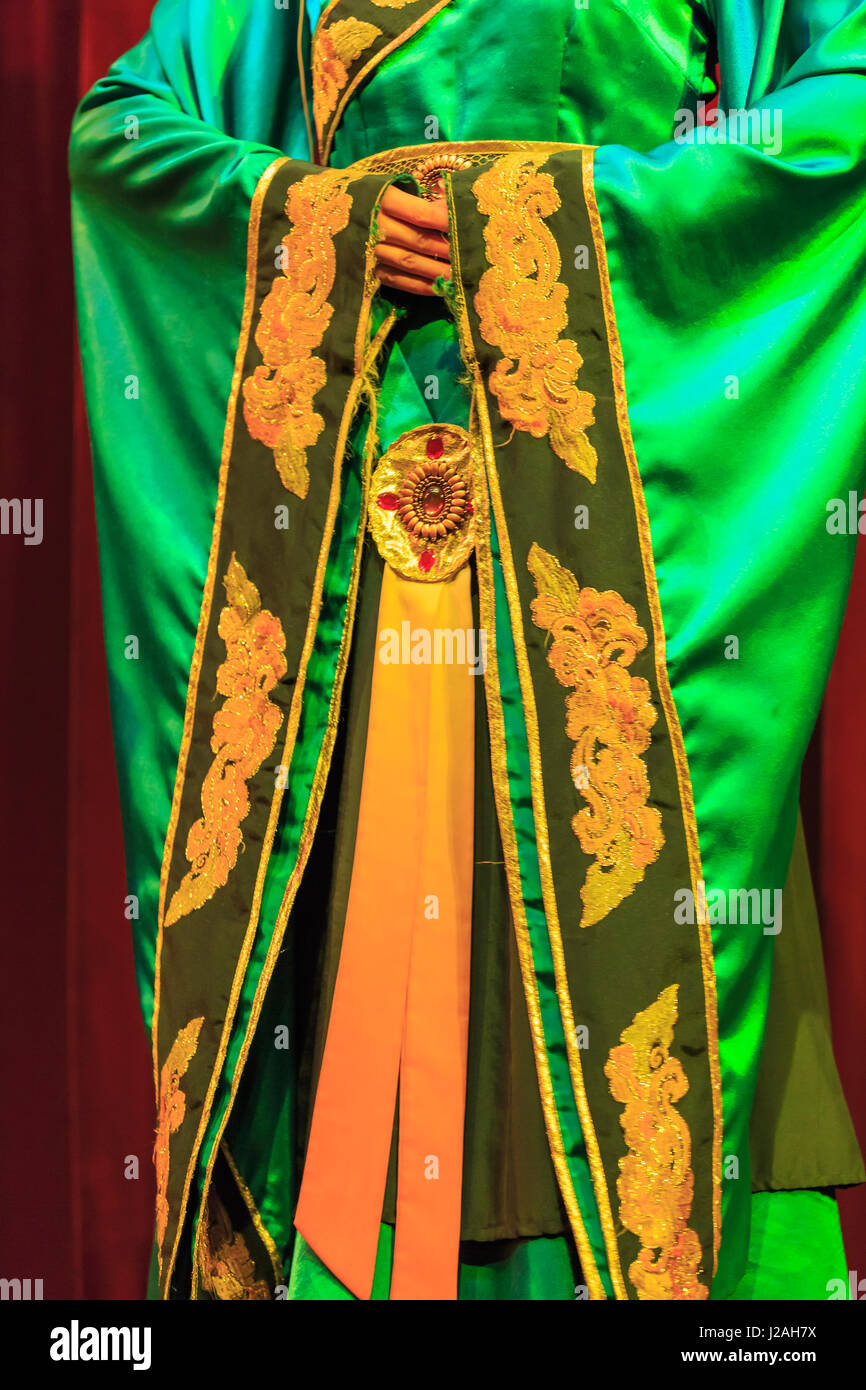 Tang dynasty costume hi-res stock photography and images - Alamy