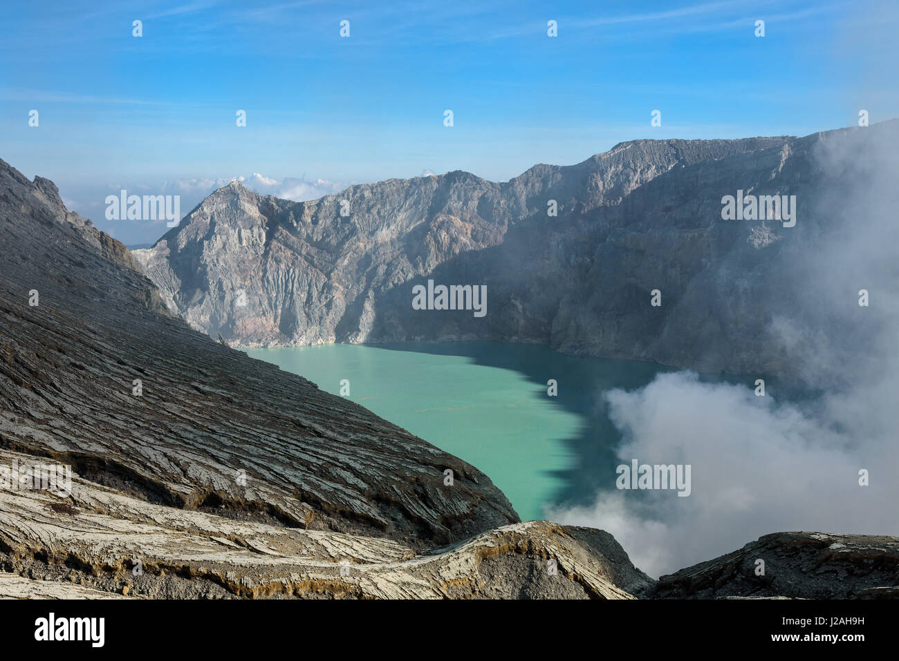 Indonesia, Java Timur, Kabudaten Bondowoso, volcanic crater lake Ijen ...