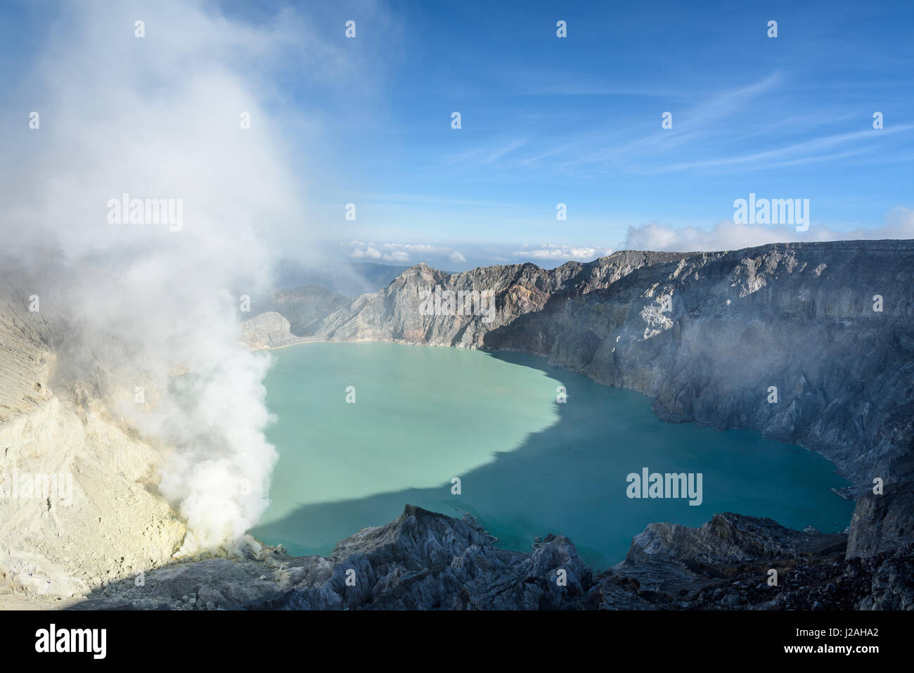 Indonesia, Java Timur, Kabudaten Bondowoso, volcanic crater lake Ijen ...