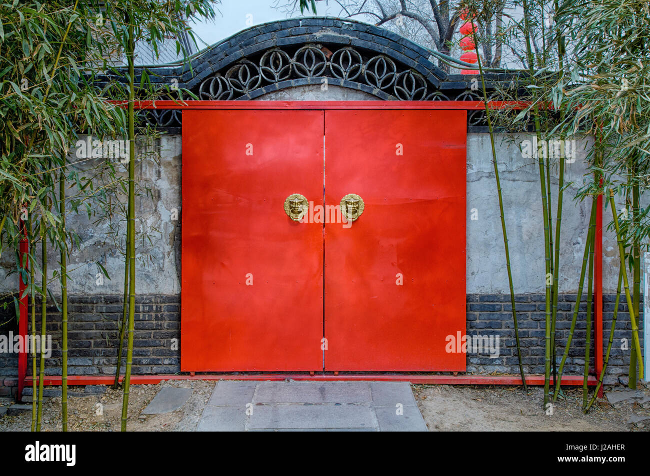 China, Beijing, Large Red Door entry at Summer Palace Stock Photo - Alamy