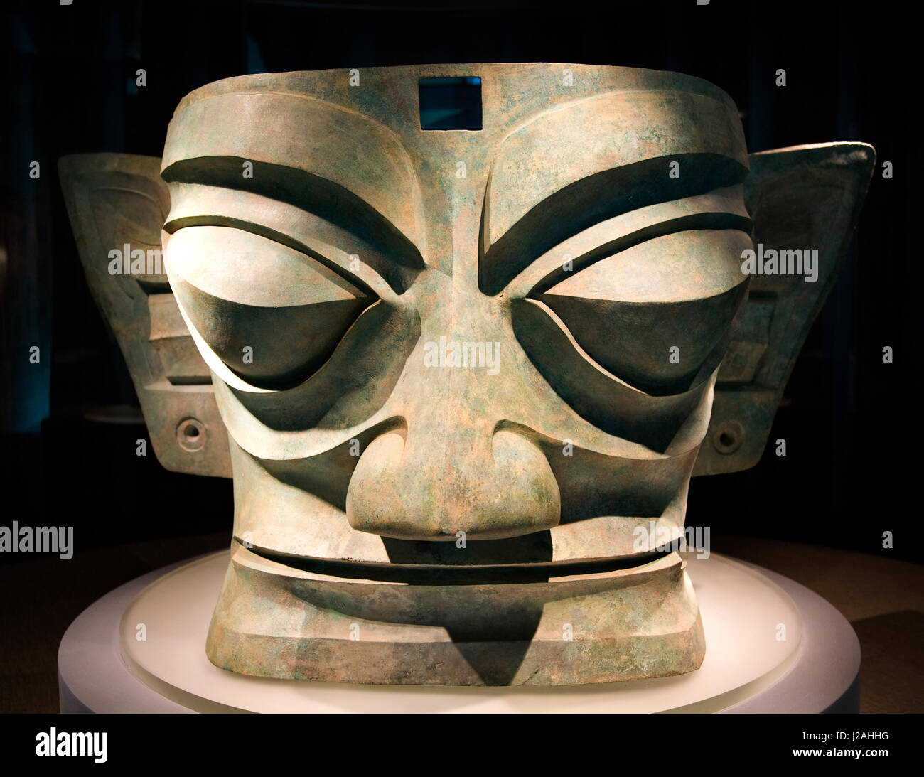 Three Thousand Year Old Large Bronze Mask Statue Sanxingdui Three Star ...