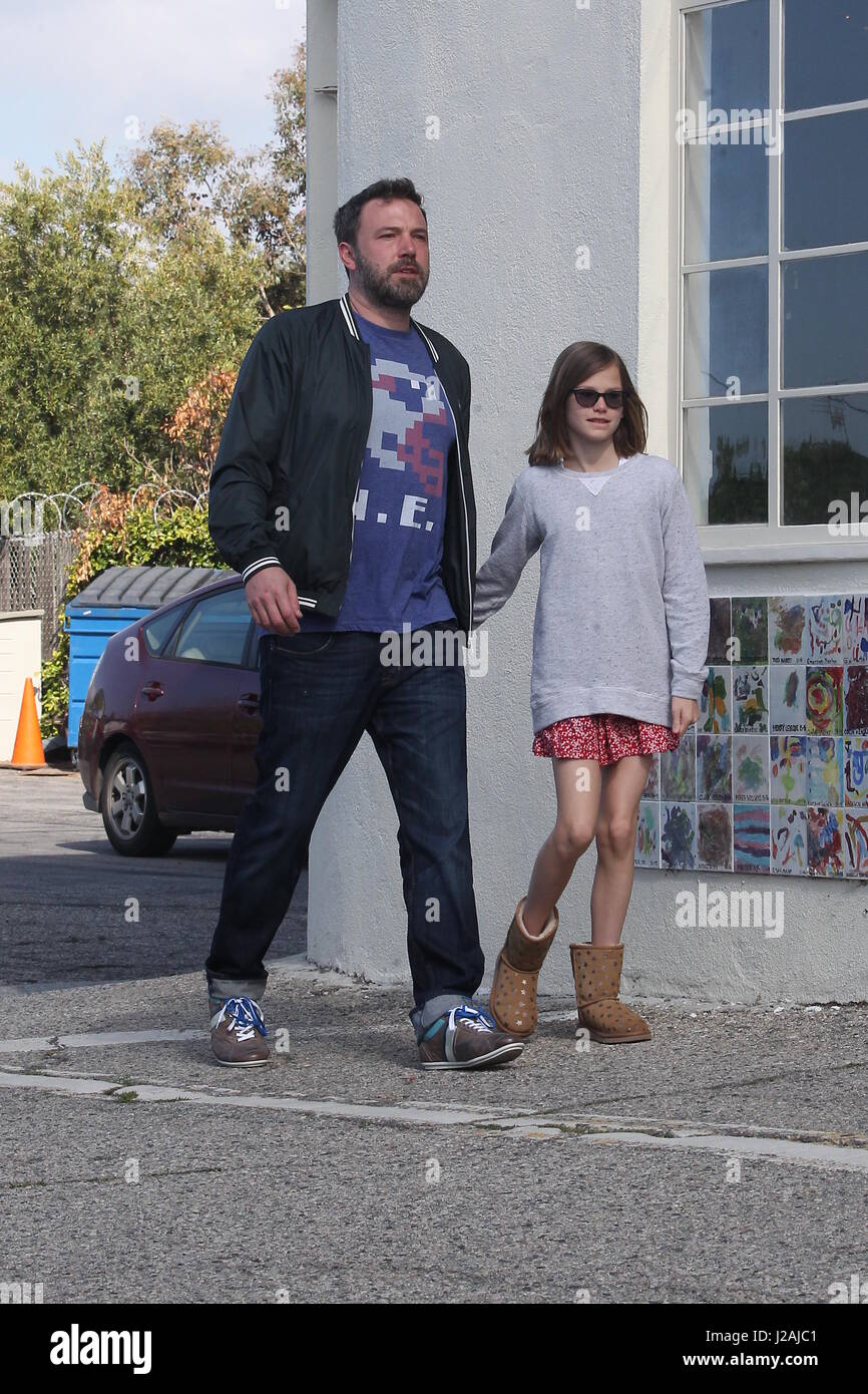 Ben Affleck and his daughter, Seraphina, arrive at church in Pacific ...