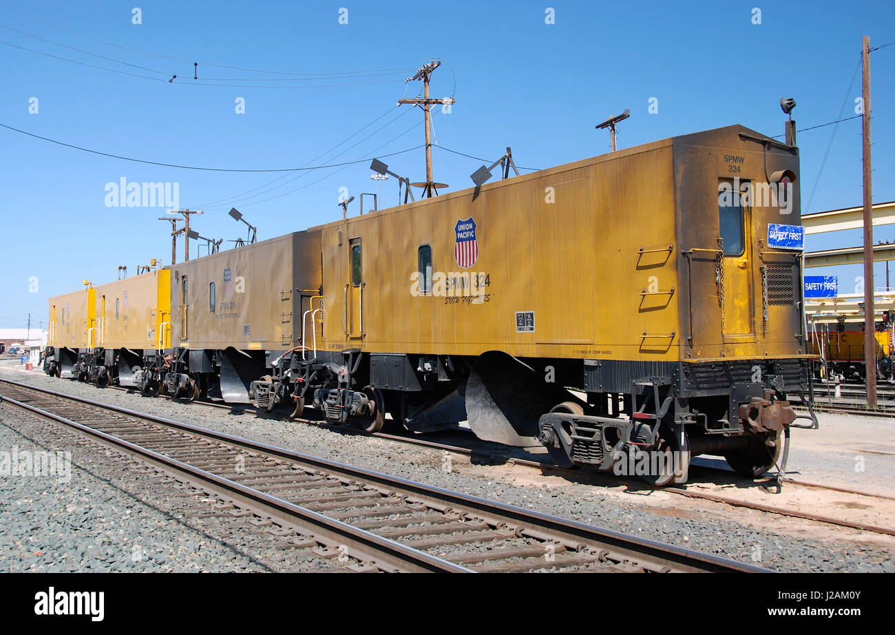 Union Pacific "Snow Fighter" at Roseville, Placer County, California ...