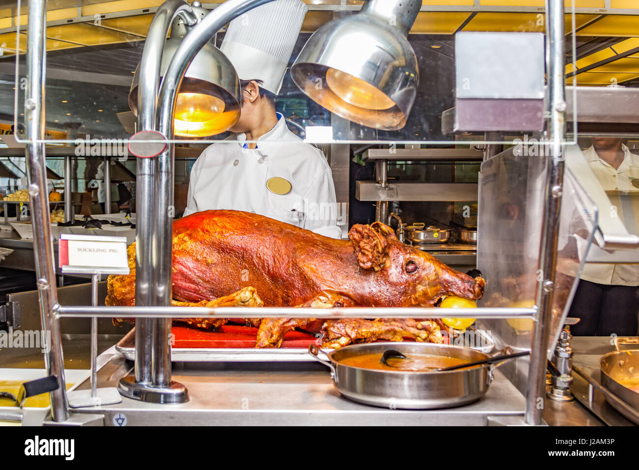 Suckling pig hi-res stock photography and images - Alamy