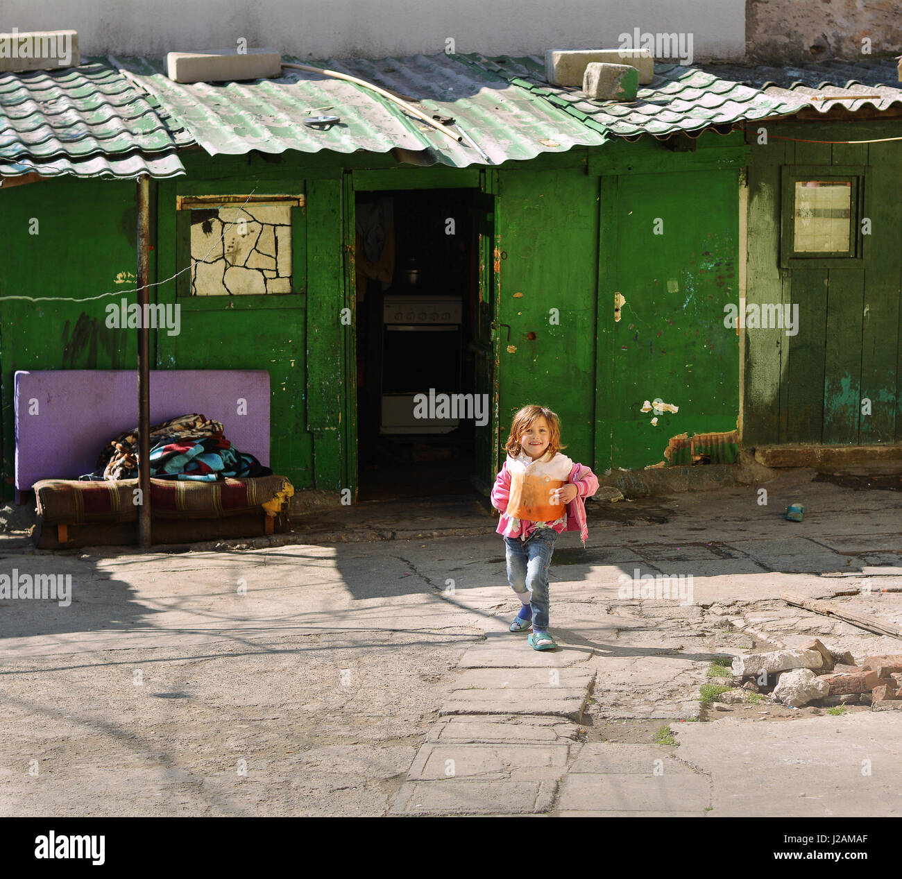 Romania poverty hi-res stock photography and images - Alamy