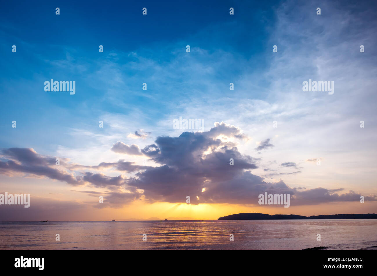 Sea sunset wallpaper hi-res stock photography and images - Alamy