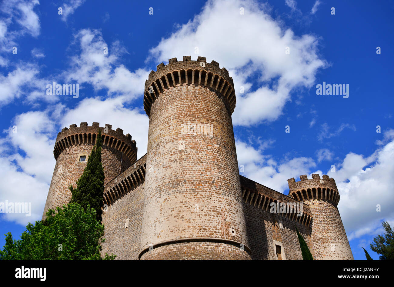 Round towers medieval hi-res stock photography and images - Alamy