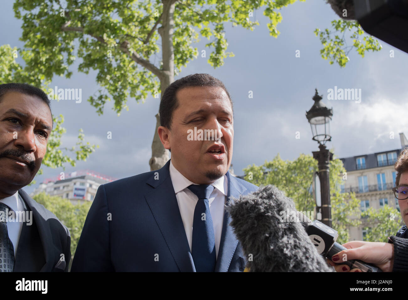 Paris: Manifestation Police officers "angry" and "in mourning Stock ...