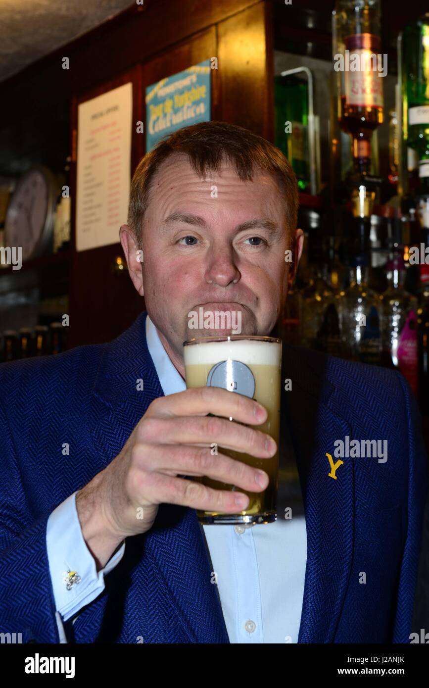 Tour de pub hi-res stock photography and images - Alamy