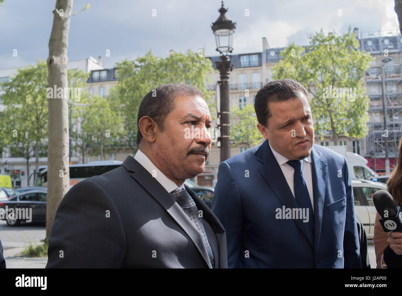 Paris: Manifestation Police officers "angry" and "in mourning Stock ...