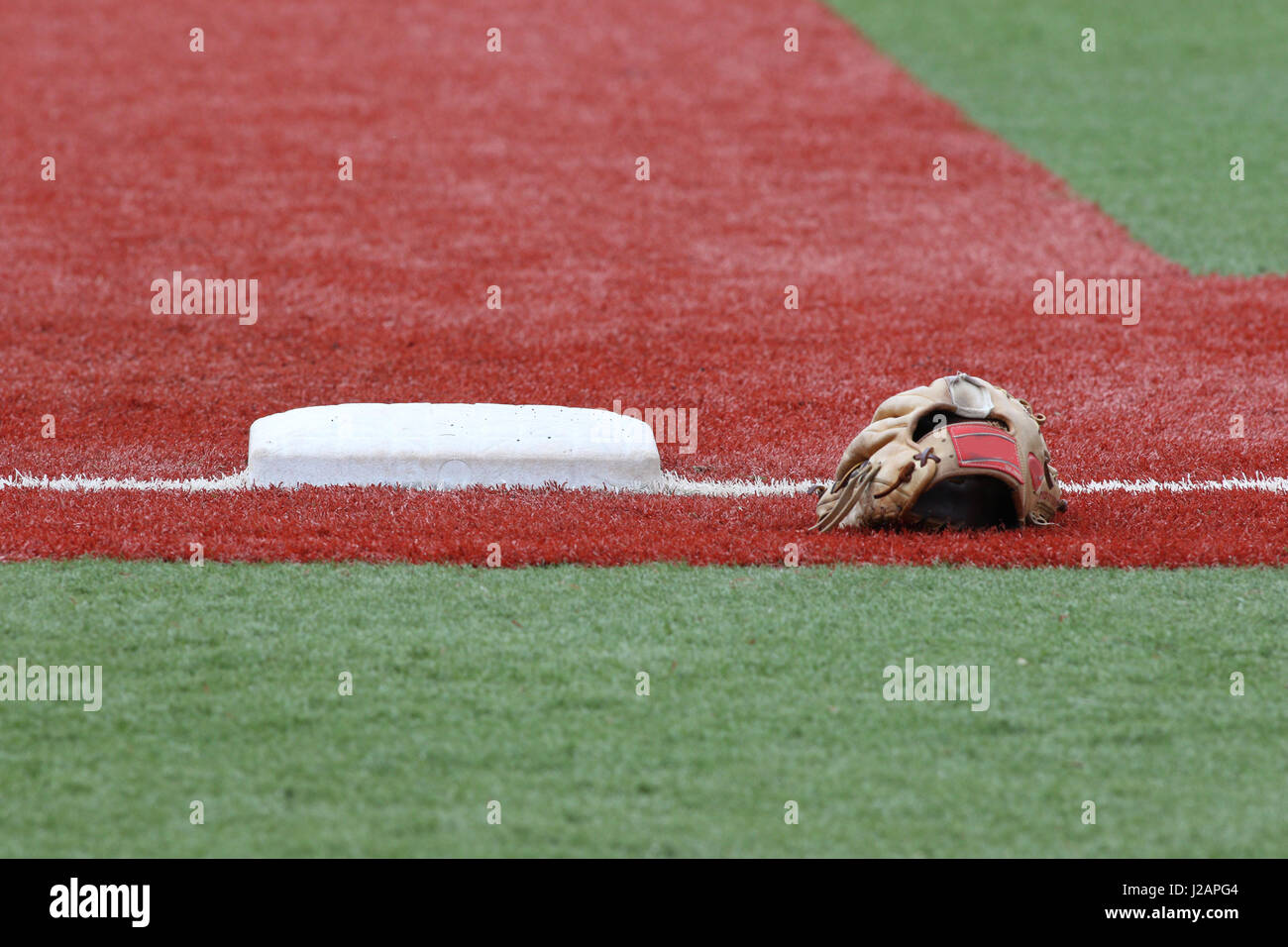 Infield grass hi-res stock photography and images - Alamy