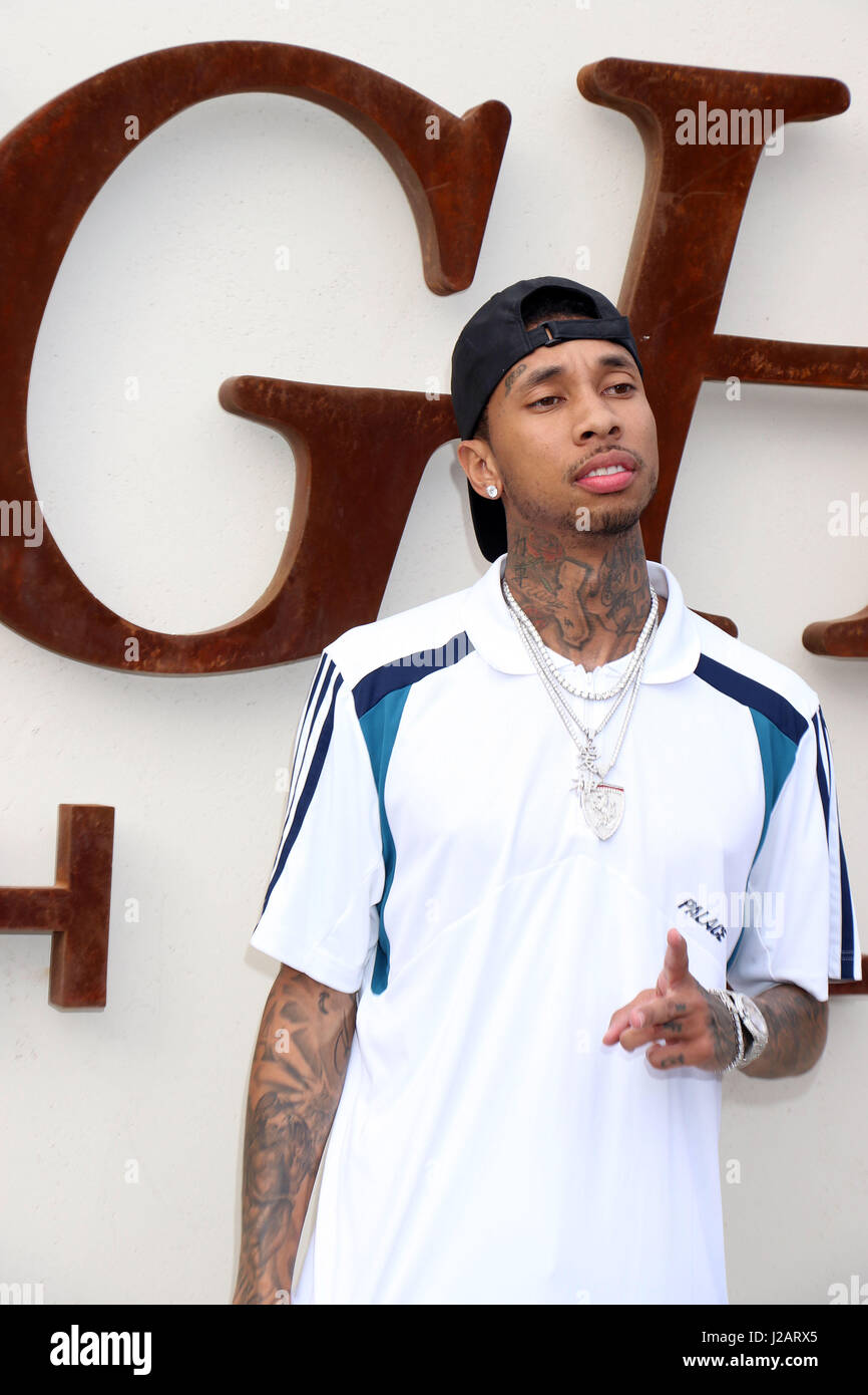 Rapper Tyga kicks off pool party season at Daylight Beach Club at ...