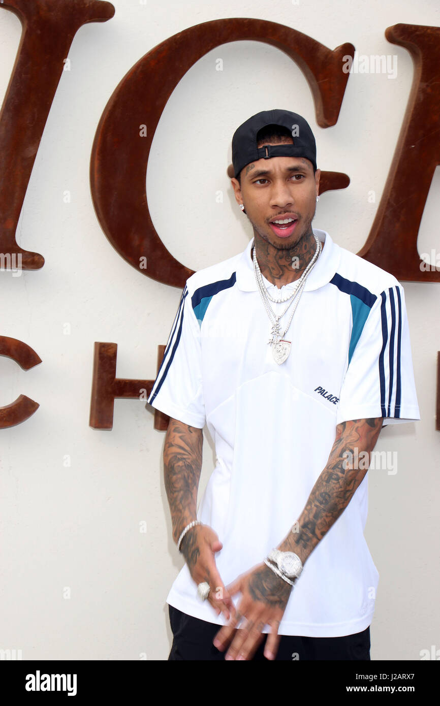 Rapper Tyga kicks off pool party season at Daylight Beach Club at ...