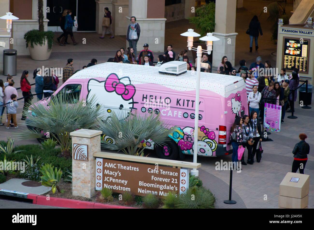 Hello kitty cafe san diego hi-res stock photography and images - Alamy