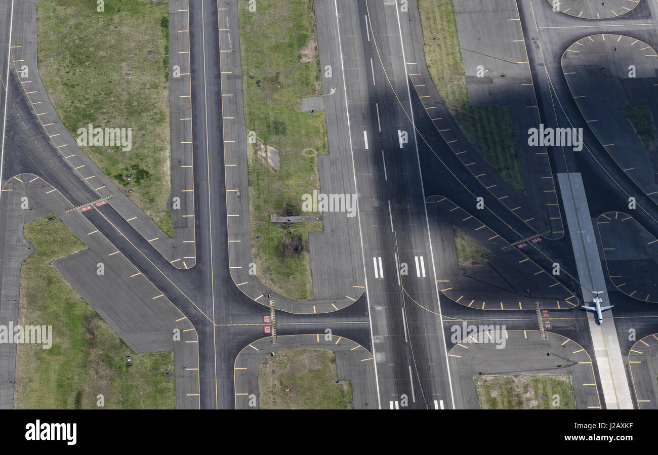 Airport runway road marking hi-res stock photography and images - Alamy