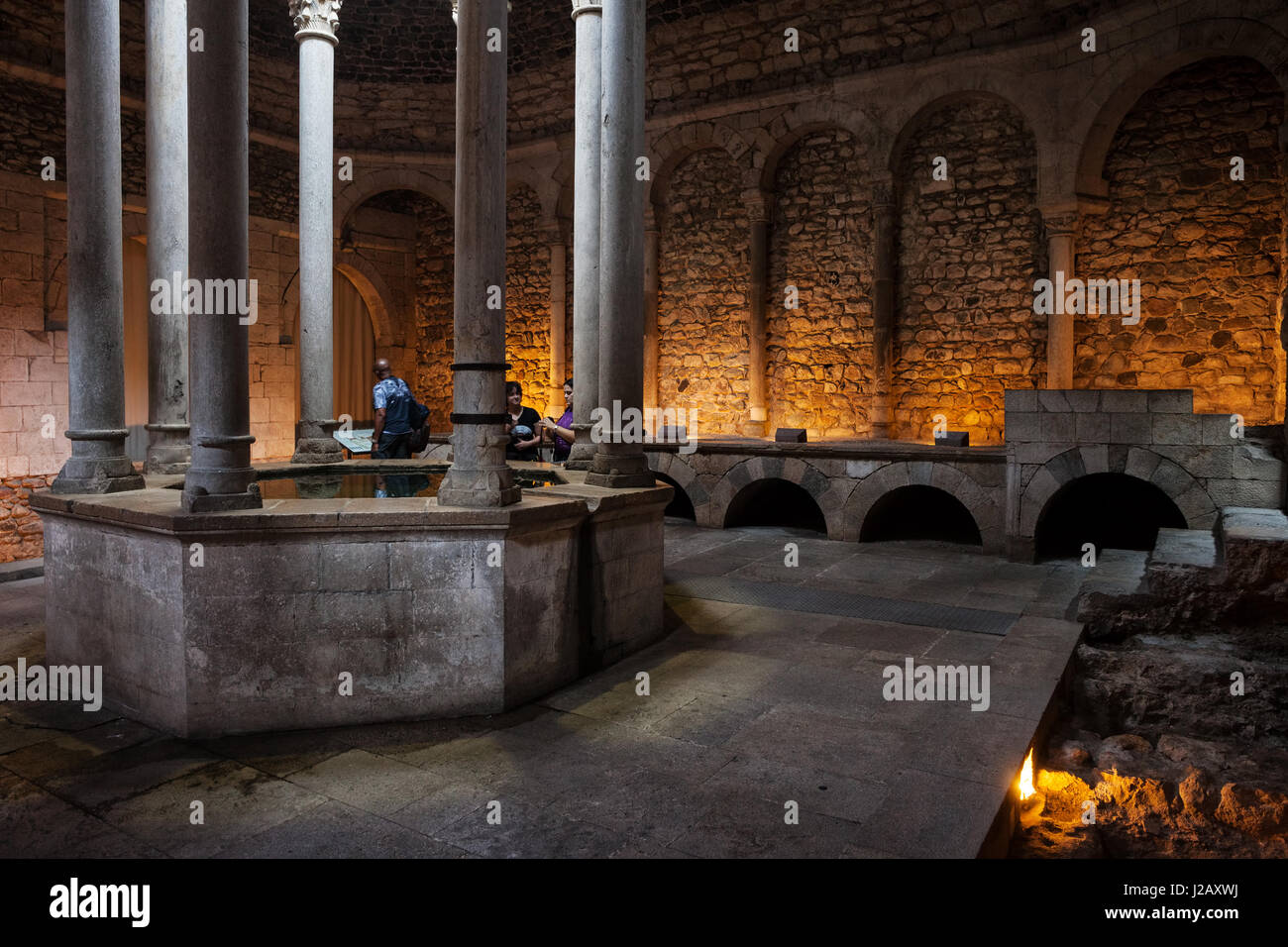 Romanesque columns hi-res stock photography and images - Alamy