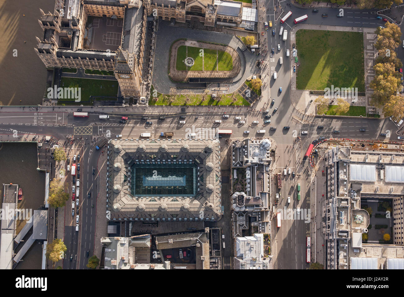 Directly above view of Westminster Bridge and Big Ben, London, England ...