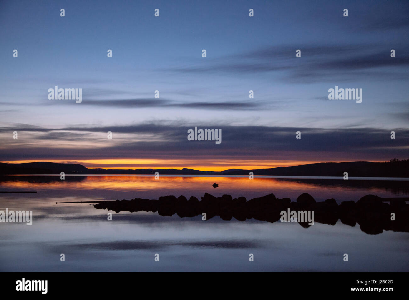 Dramatic lake view hi-res stock photography and images - Alamy