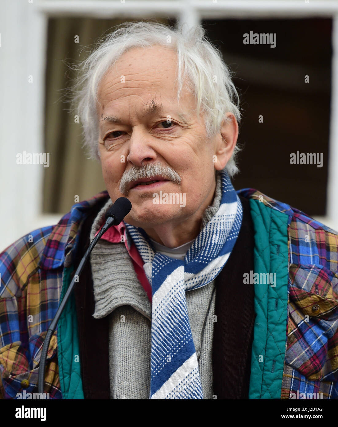 Michael Pennington at the unveiling an English Heritage blue plaque to ...