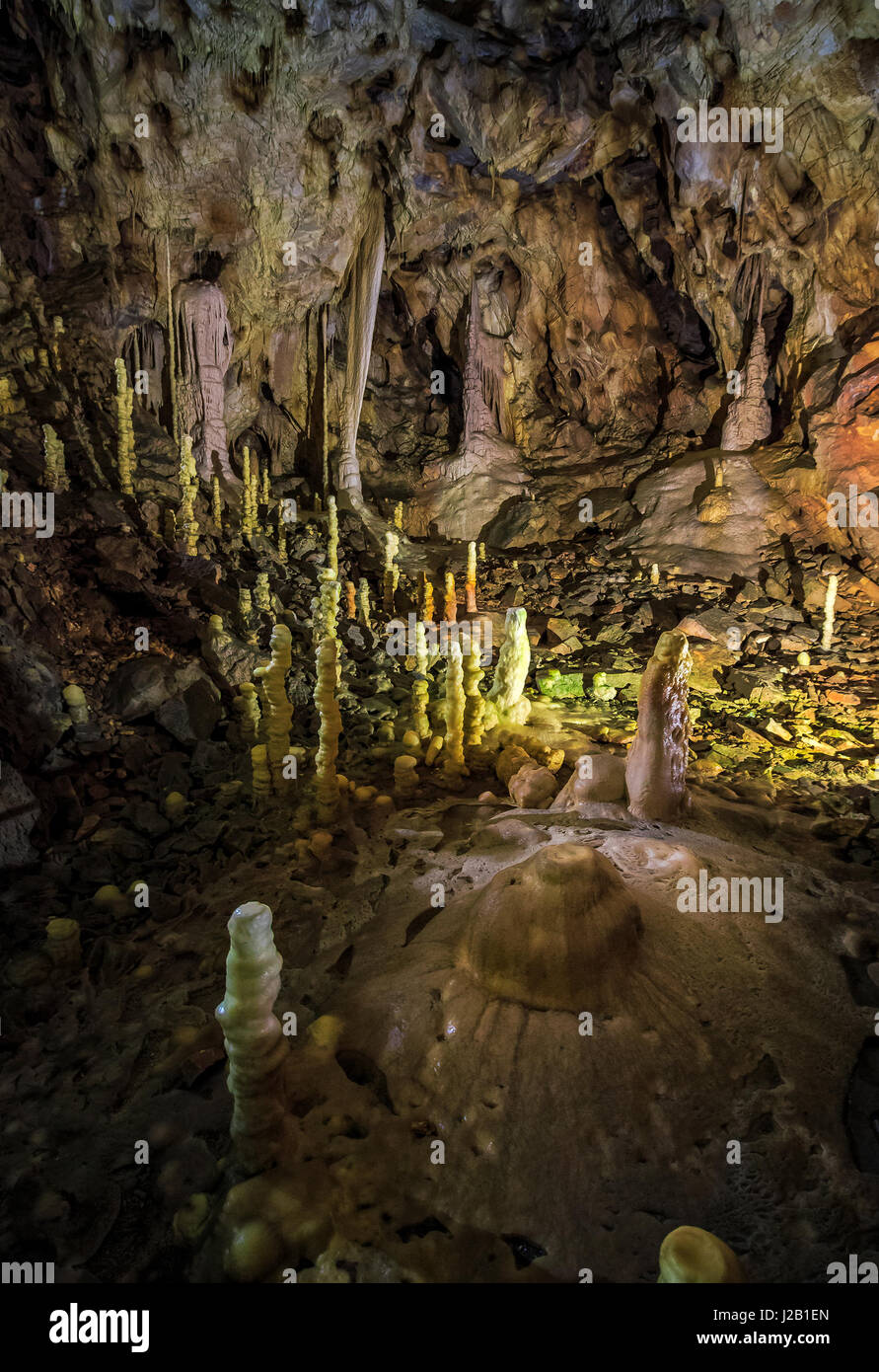 Stalagmite walls hi-res stock photography and images - Alamy
