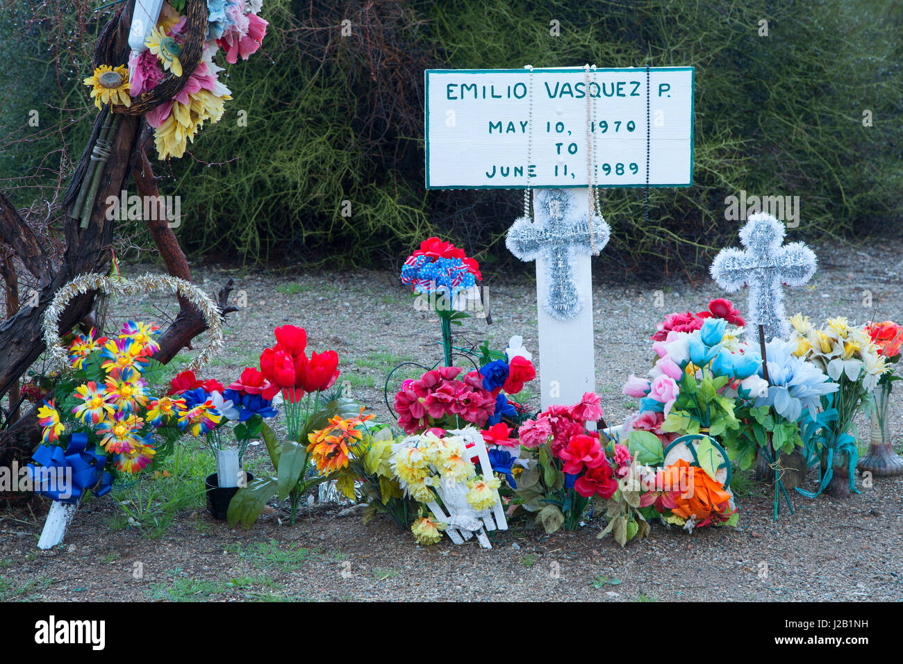 Roadside memorial cross hi-res stock photography and images - Alamy