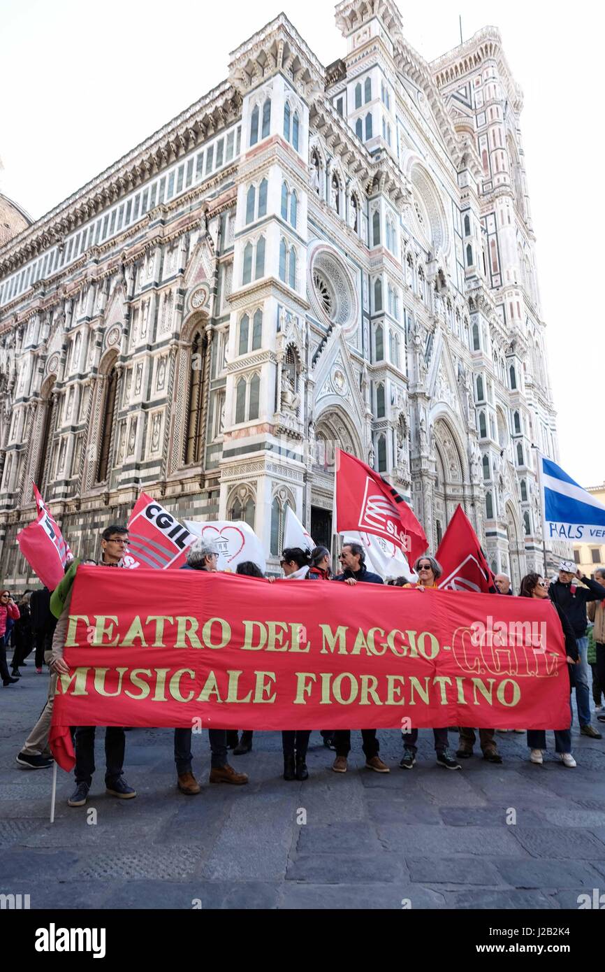 Florence. Strike and national demonstration of 14 Italian opera ...