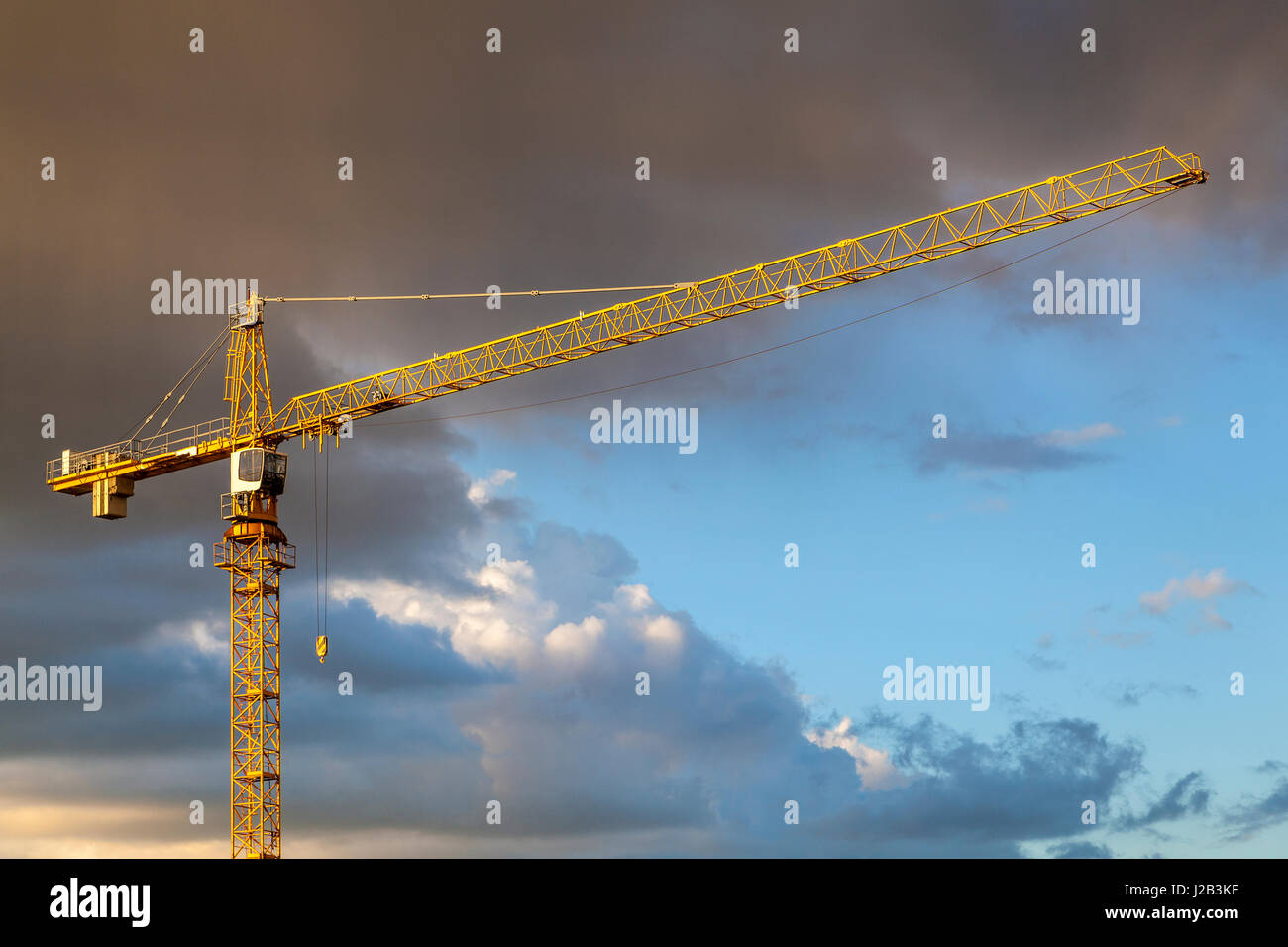 Baustelle mit Kran Stock Photo - Alamy