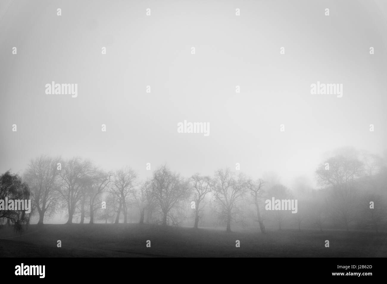 Dark mist fog london Black and White Stock Photos & Images - Alamy