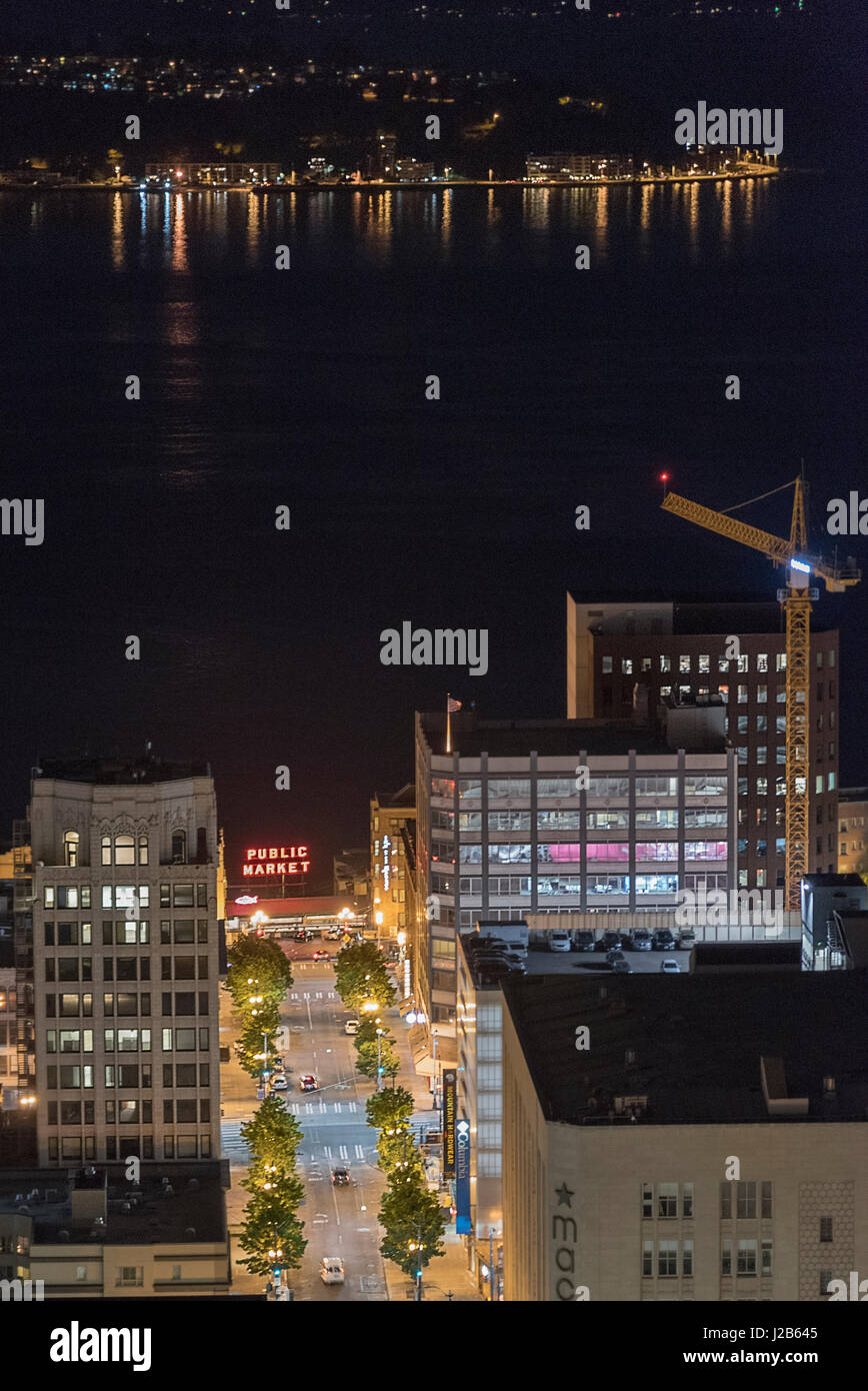 Seattle night lights hi-res stock photography and images - Alamy
