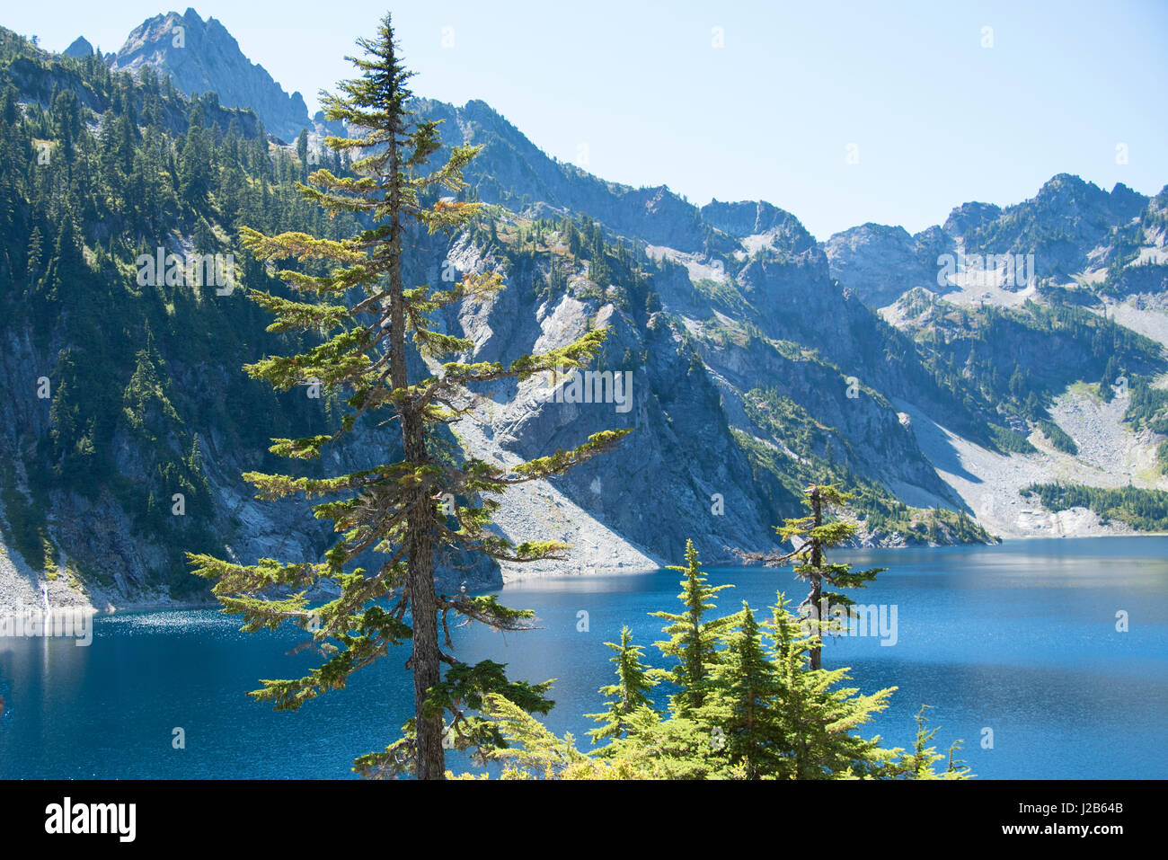 Pristine alpine lake in Washington State Stock Photo - Alamy