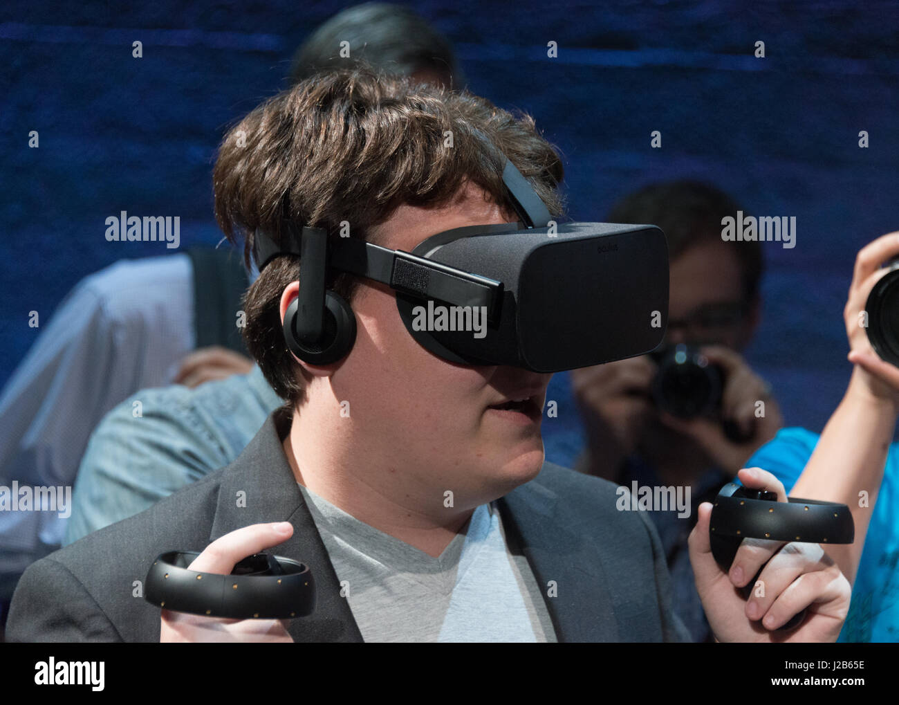 Oculus Founder Palmer Luckey wears the Oculus Rift consumer version ...