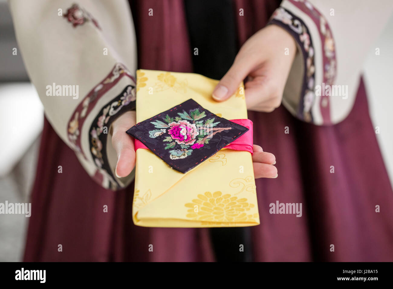 Korean woman with traditional envelope Stock Photo - Alamy