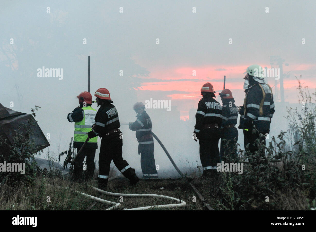 Fire rescue burning building hi-res stock photography and images - Alamy