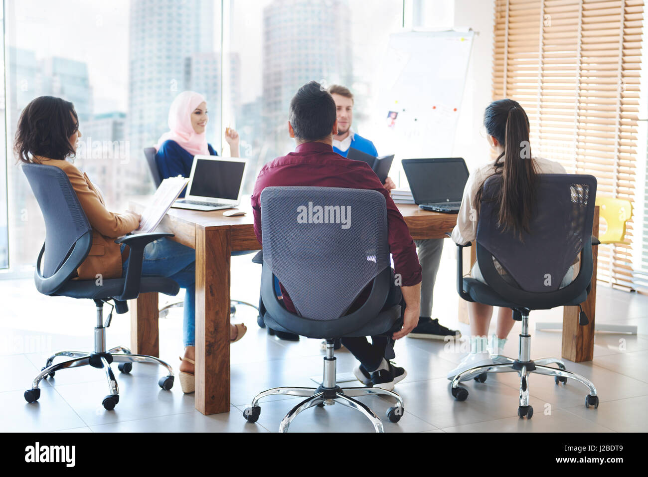 Teamwork desk hi-res stock photography and images - Alamy