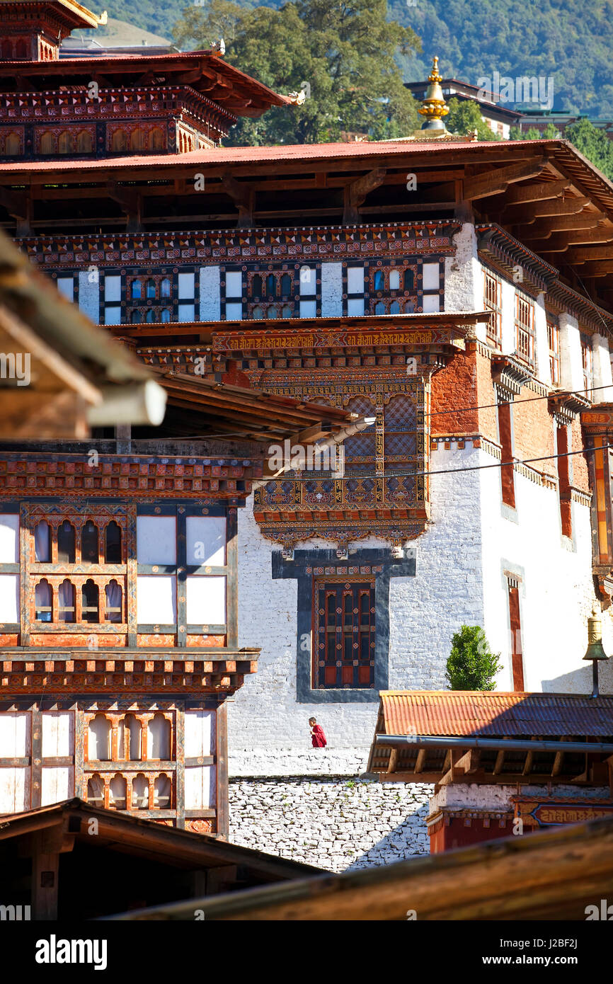 Monk, Tongsa Dzong, Buddhist monastery and fortress, in Tongsa, Bhutan ...