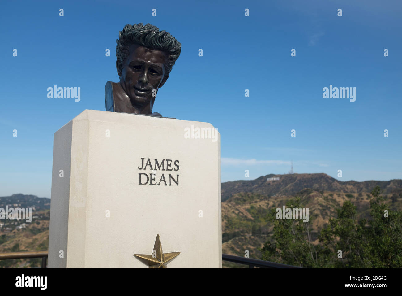 Statue of James Dean overlooking the Hollywood Hills, LA, California ...