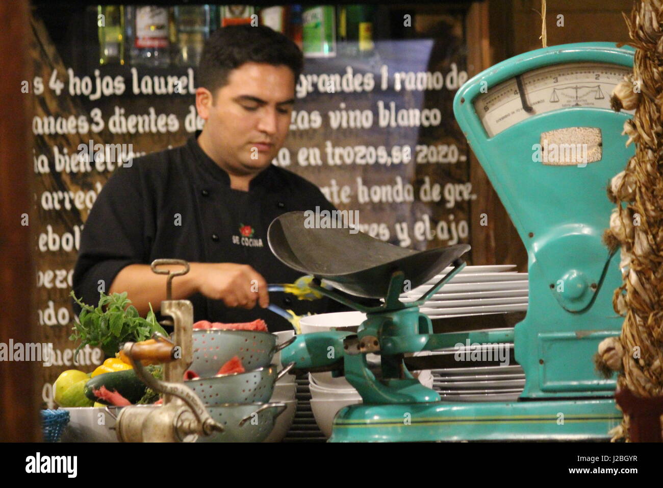 Family chef hi-res stock photography and images - Alamy