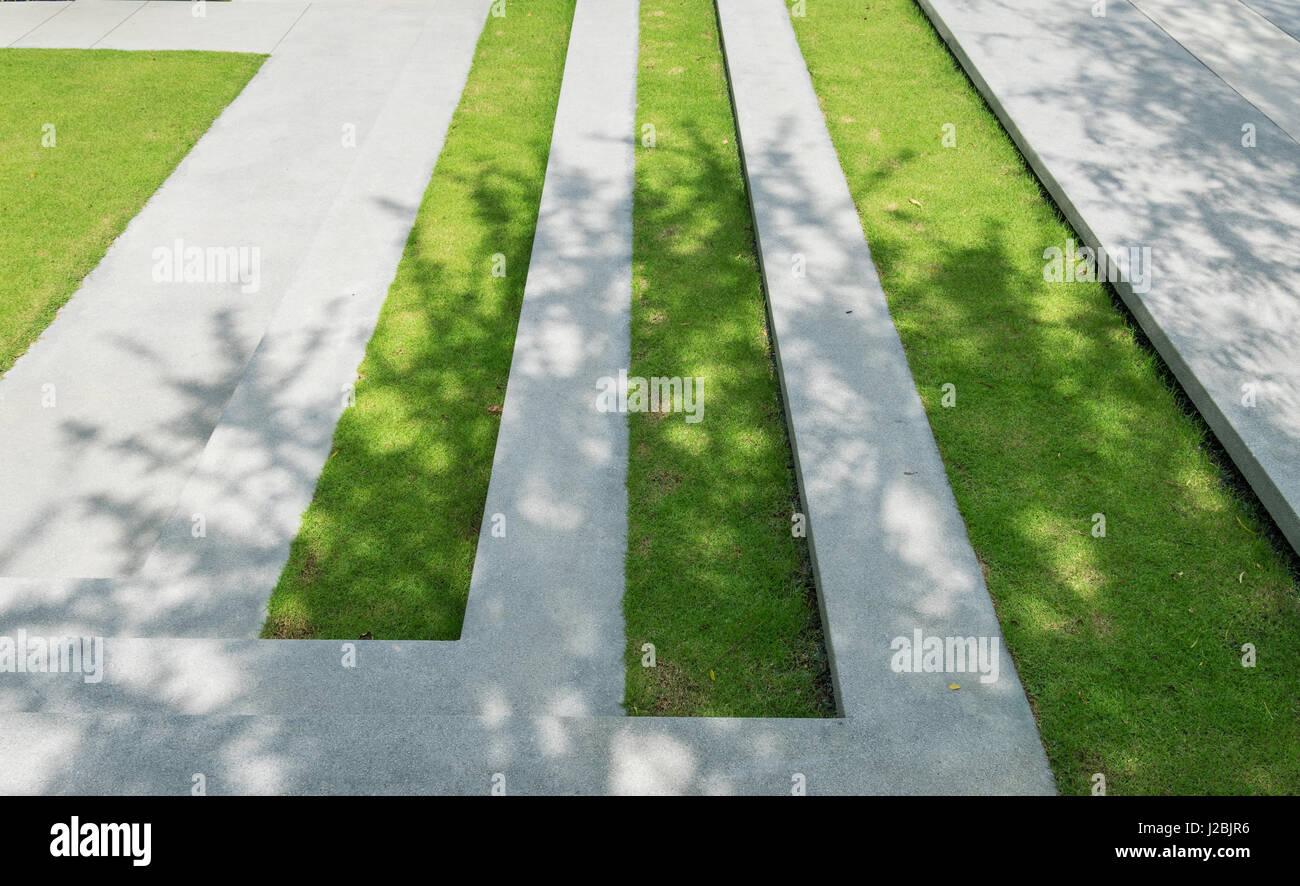 Grit pathway hi-res stock photography and images - Alamy