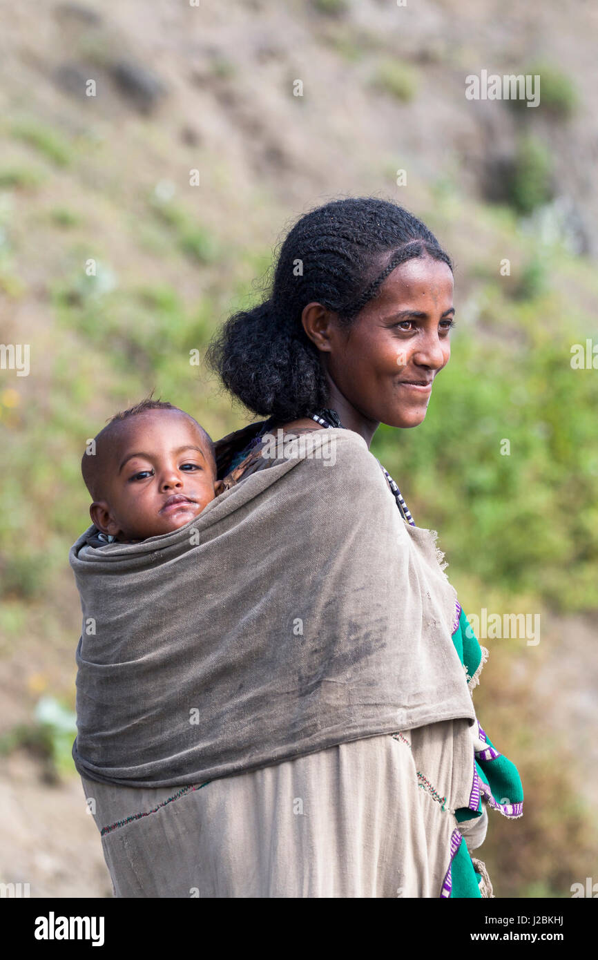 Ethiopia woman baby on back hi-res stock photography and images - Alamy